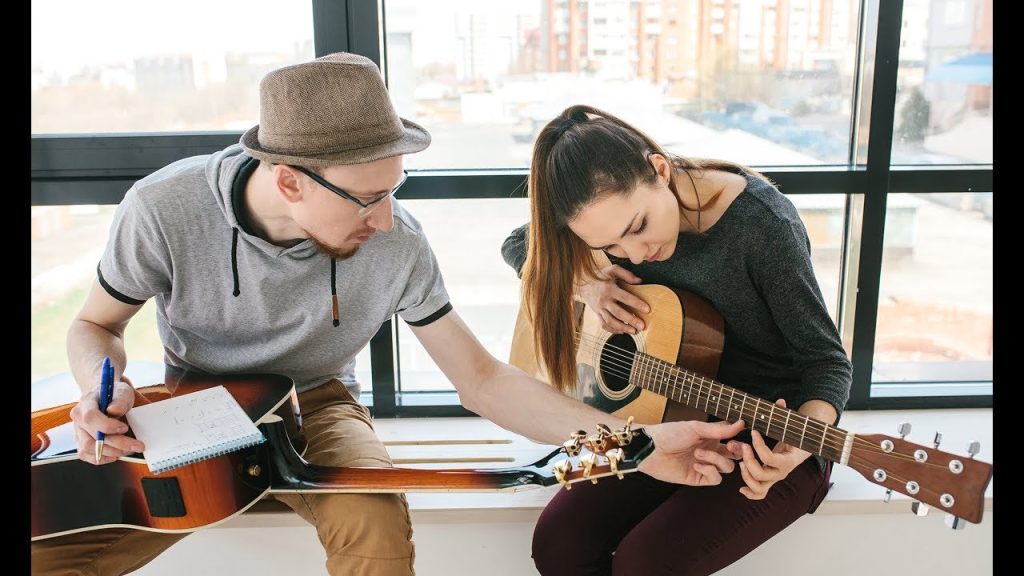 The Best Apps to Learn to Play Instruments - Tik Mobiles